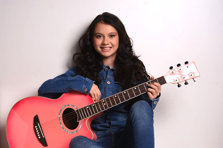 Cantora Maria Victória precisa de sua ajuda para chegar na final do The ...